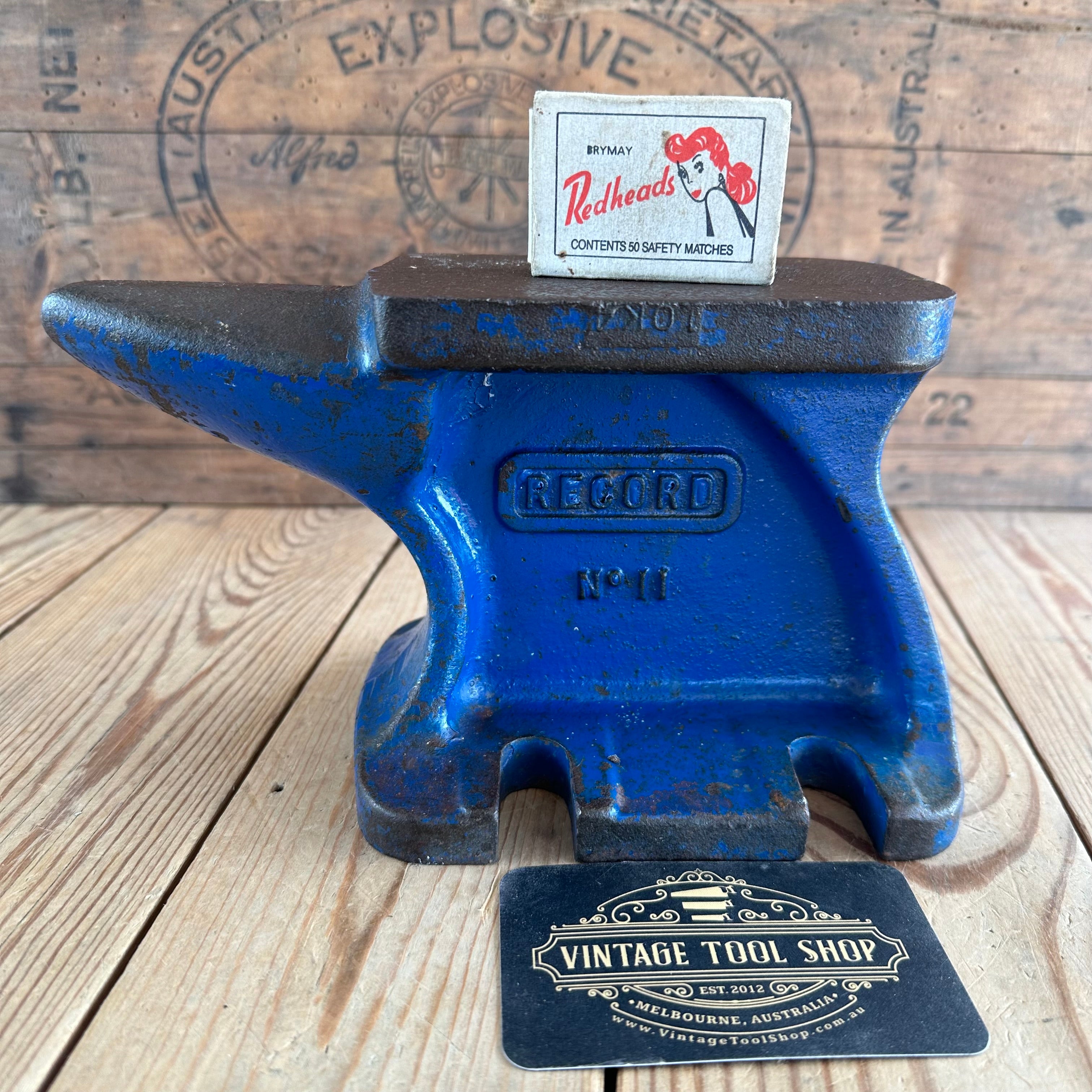 SOLD. H1753 Vintage smaller RECORD England 10lb No.11 blue ANVIL ...